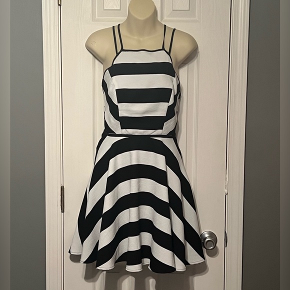Jodi Kristopher | Dresses | Jodi Kristopher Black White Mini Dress ...